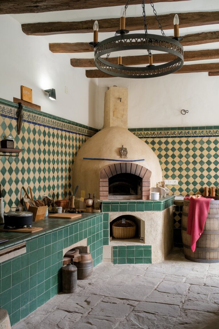 15 Spanish Kitchens with Tiles: Timeless Designs for Every Home – My ...