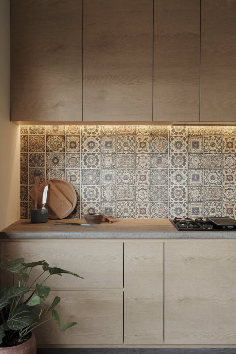 16 kitchen designs with funky backsplash ideas that make a space feel ...